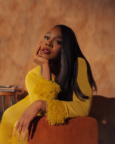 Shaé Universe Is Sensational on "Passenger Princess"