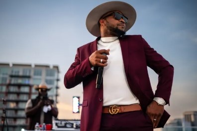 803Fresh Releases new song "In & Out of Love"